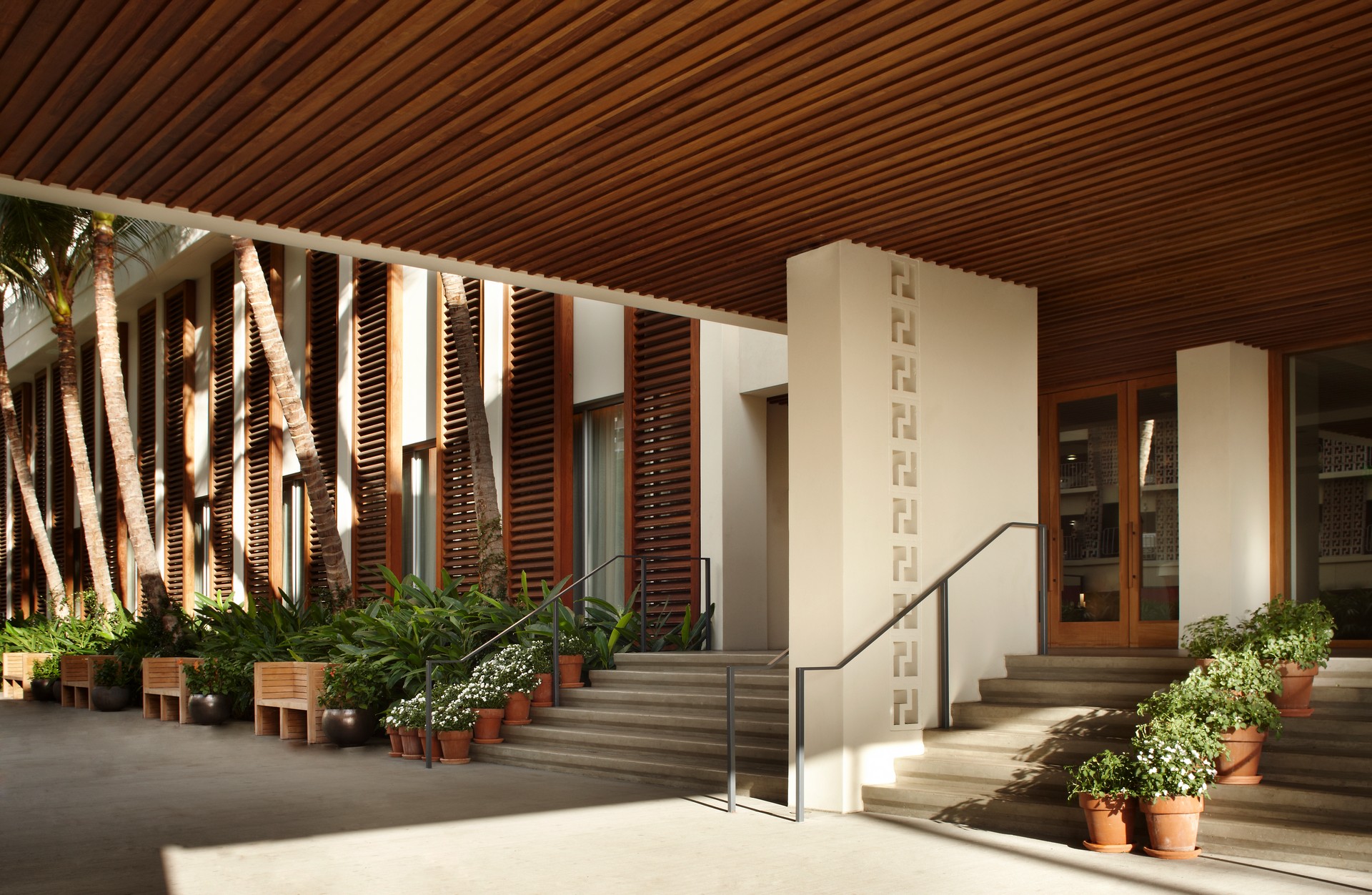 The Modern Honolulu - Delawie | Architecture & Interior Design